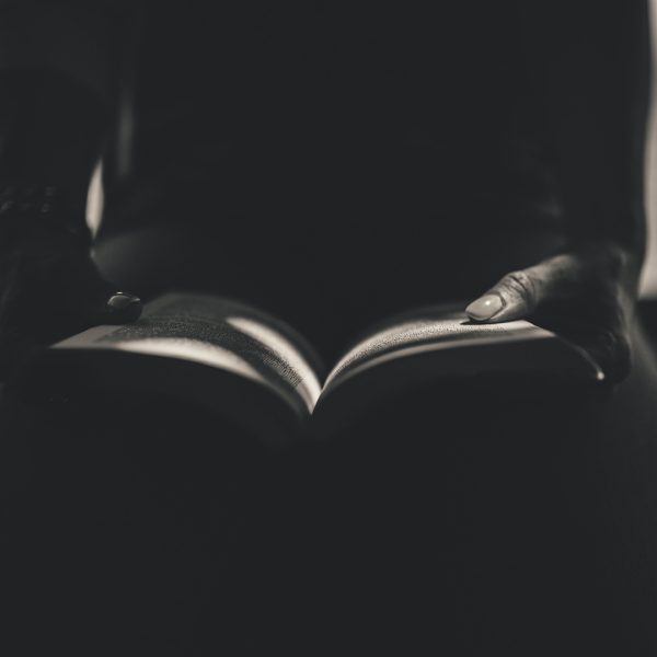 Opening Page Checklist: 4 Must-Haves to Hook Your Reader - Konn Lavery ...